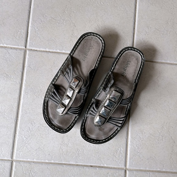 Alegria | Shoes | Alegria Gray Sandals Size 415 | Poshmark